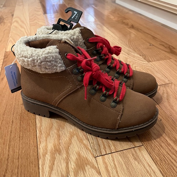 Time and Tru | Shoes | Time And Tru Brown Lace Up Boots | Poshmark